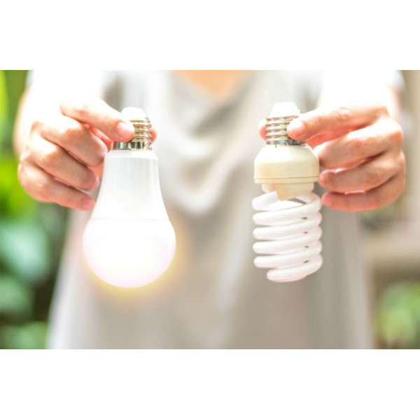 NÊN DÙNG ĐÈN LED HAY ĐÈN COMPACT? BẠN ĐÃ BIẾT?